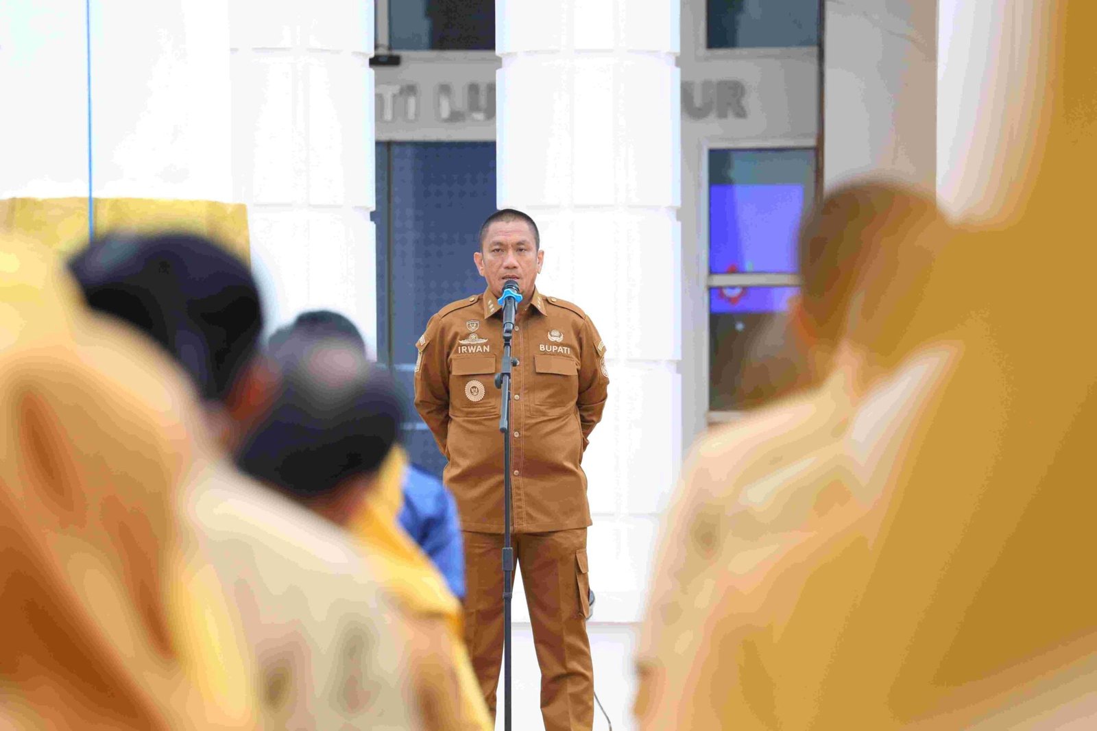 Bupati Luwu Timur Tekankan Kedisiplinan ASN Saat Pimpin Apel Pagi ...